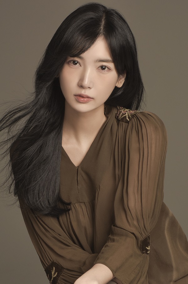 이지(Leezy), 오늘 FLEX TV에서 방송 데뷔